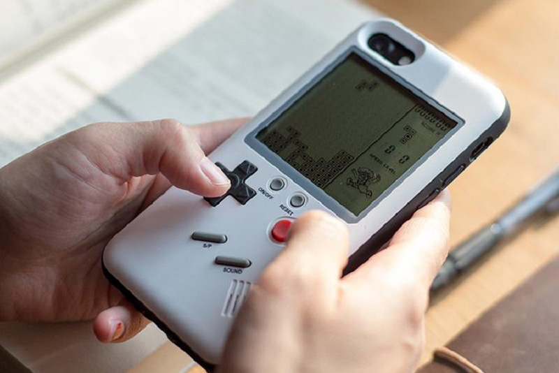 Ubah iPhone jadi Game Boy bisa pakai casing ini