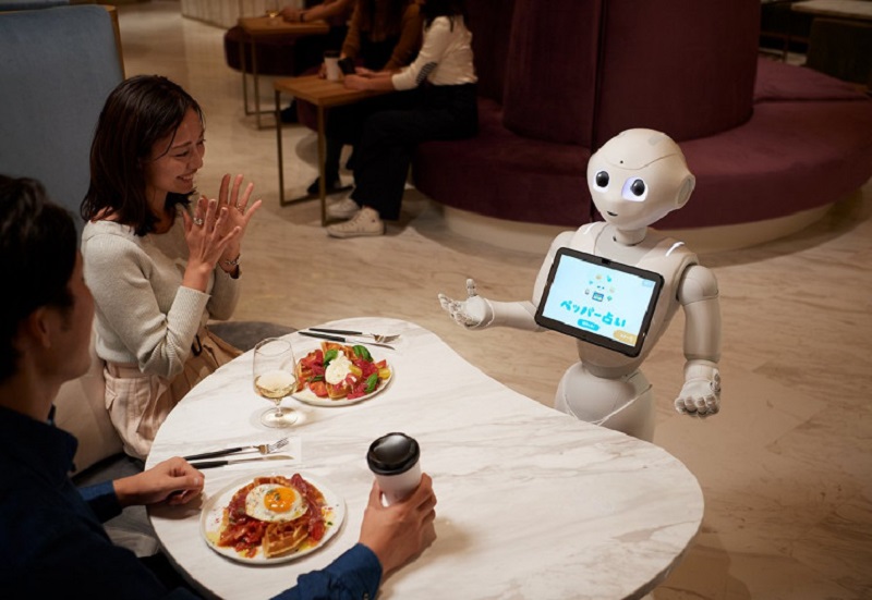 Kafe milik Softbank dilengkapi pelayan robot