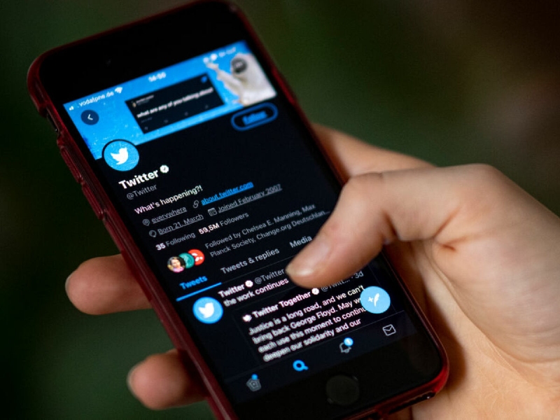 Cara aktifkan mode gelap di Twitter